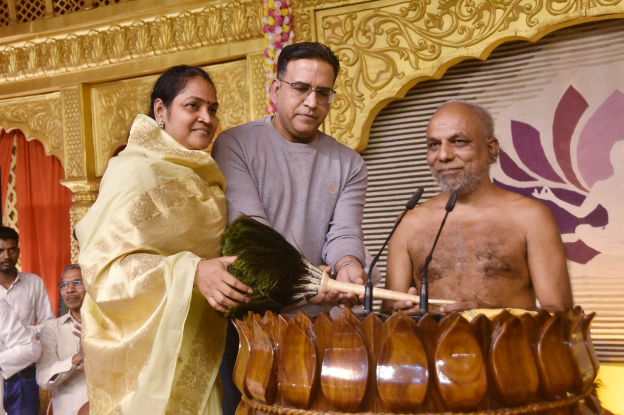 पिच्छिका परिवर्तन समारोह - Muni Praman Sagar Ji - प्रामाणिक : Pramanik ...